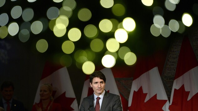 Panoorin ang mensahe ni Prime Minister Justin Trudeau ngayong Pasko ...