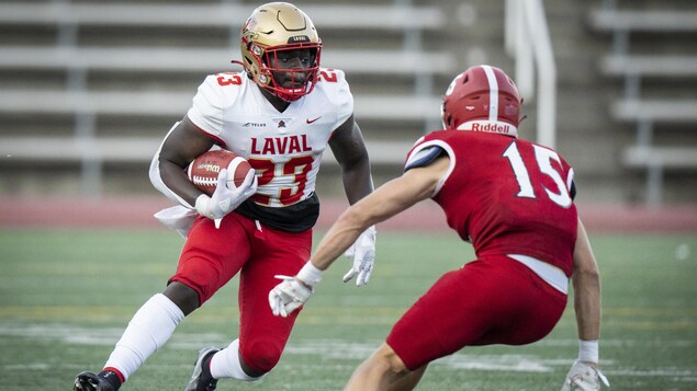 Muganda a repris ses aises avec le Rouge et Or | Radio-Canada.ca