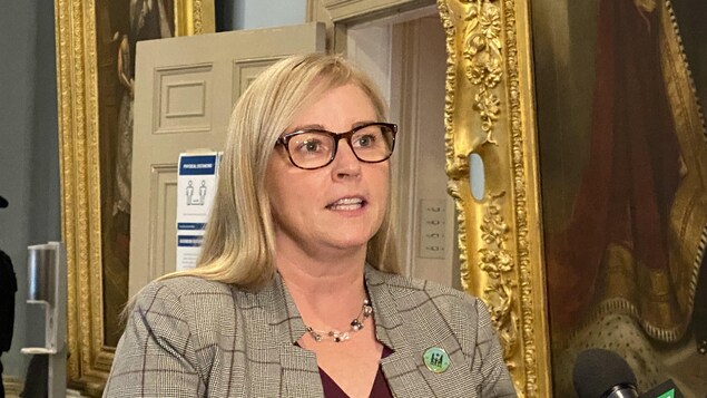 Un hôtel d’Halifax transformé en clinique médicale et en refuge pour ...