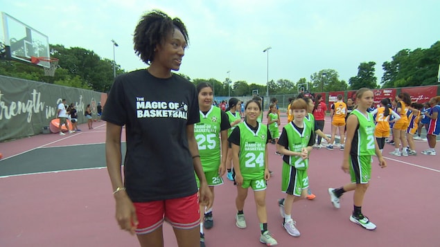 Une expérience de pros pour de jeunes basketteuses grâce à Kayla ...
