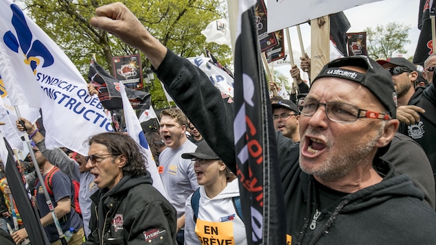 Manifestation monstre de travailleurs à Québec | Radio-Canada