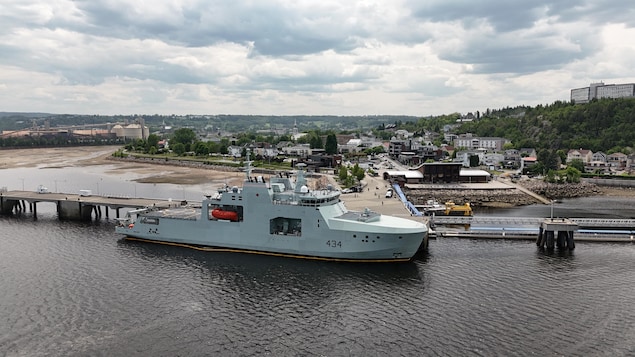 Le nouveau navire de la Marine royale canadienne en visite à Saguenay ...