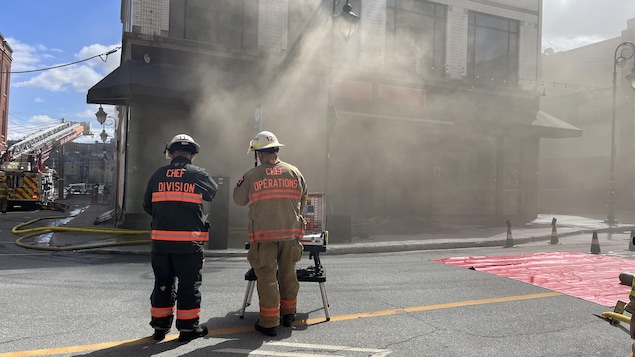 Le restaurant O’Chevreuil à Sherbrooke ravagé par les flammes | Radio ...