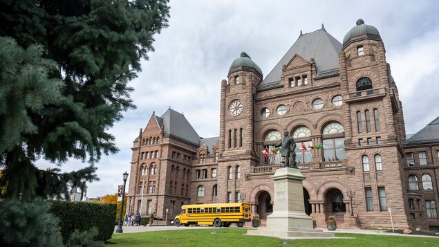 Ontario Sunshine List: Mga empleyado ng public sector na kumita ng 100K ...