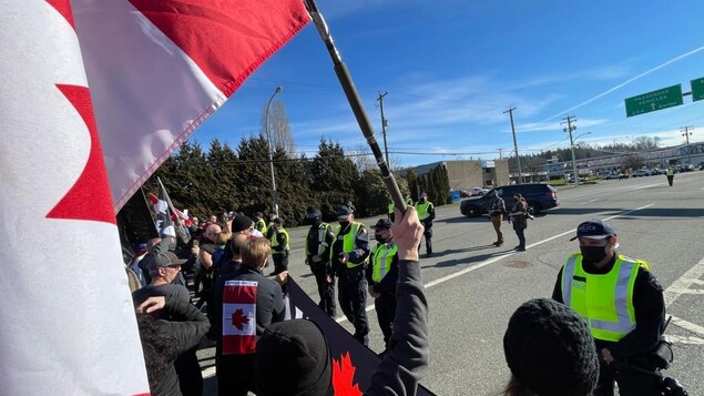 Pacific Highway border crossings resume after days of blocked access by ...