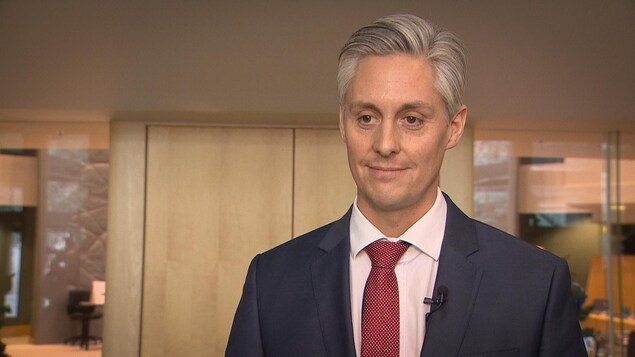 R.J. Simpson est élu premier ministre des T.N.-O. | Info | Radio-Canada