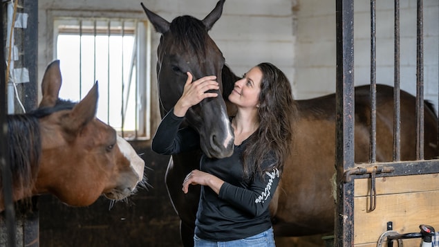 Une étudiante en médecine vétérinaire forcée à l’exil pour poursuivre ...