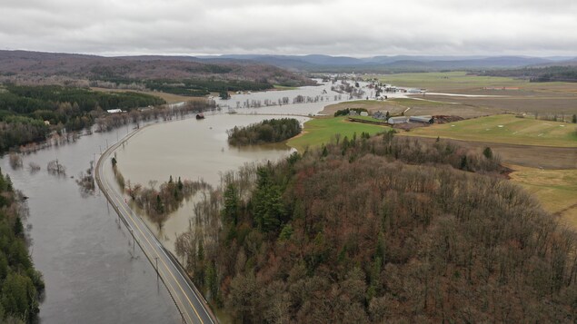 La municipalité de Saint-Alexis-des-Monts coupée du reste du monde ...