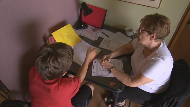 Des grands-parents pour favoriser l'apprentissage | Radio-Canada