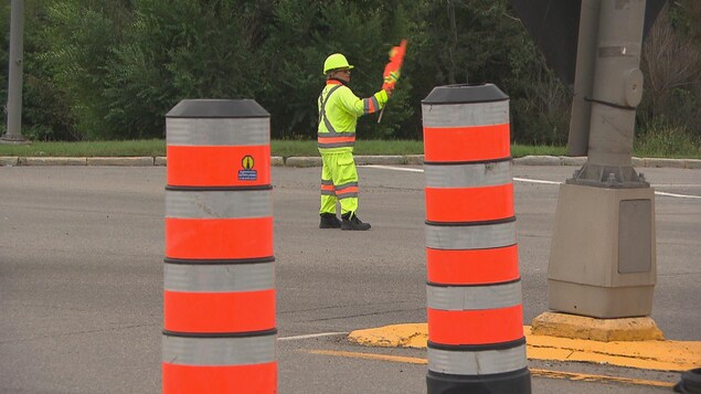 Signaleur routier, un métier dangereux | Radio-Canada.ca