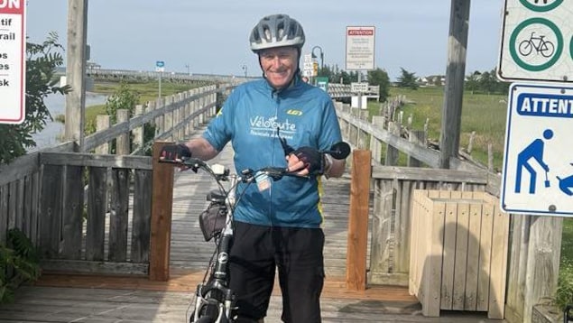 Simon Ferron fête ses 90 ans en parcourant son 42 000e kilomètre en ...
