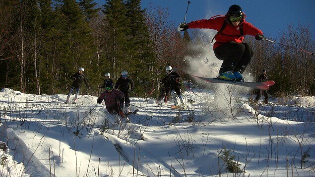 Les premières descentes dans la neige toute naturelle en Gaspésie ...