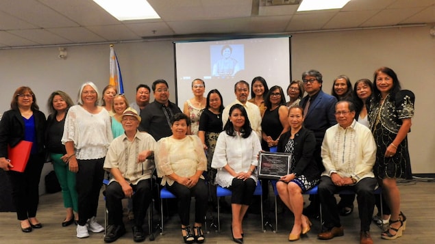 Filipino Canadians pinarangalan ang yumaong Migrant Workers Secretary ...