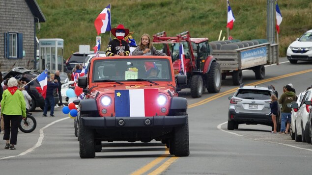 Les Madelinots célèbrent la fête nationale des Acadiens | Radio-Canada