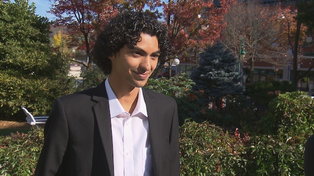 À 21 ans, le fils de Raif Badawi veut devenir conseiller municipal | Radio-Canada