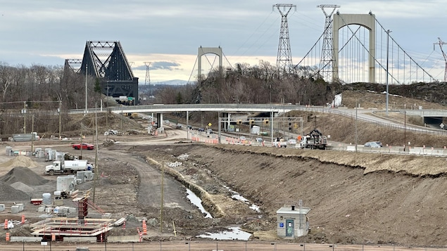 Encore des travaux à la tête des ponts | Radio-Canada