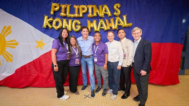 Trudeau sorpresang nagpakita sa Winnipeg Filipino Folklorama pavilion ...