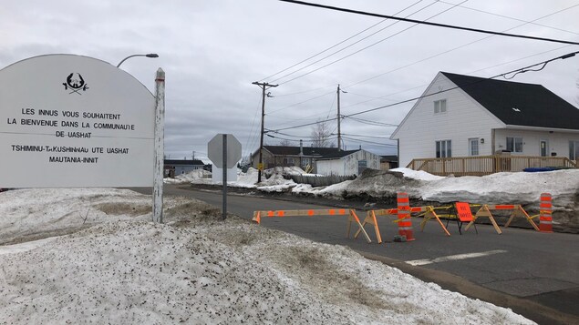 Uashat mak Mani-utenam songe au reconfinement | Radio-Canada.ca