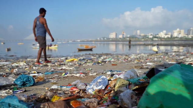 UN sumang-ayon sa paglikha ng global plastic pollution treaty | Radio ...