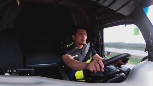 Kilalanin si YouTube star Mark Anthony Malinab, a.k.a. Pinoy Trucker ...