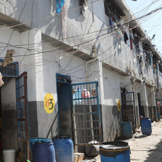 Haïti en état d’urgence après la fuite de détenus | En bref | Radio-Canada