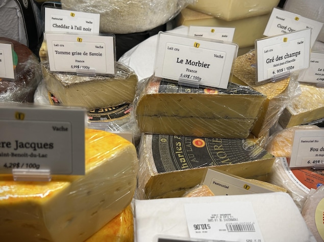 De populaires fromages d’Europe interdits au Canada | En bref | Radio ...