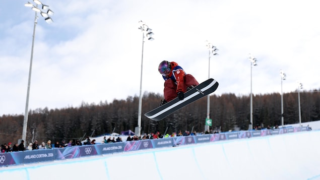 Elizabeth Hosking, seule Canadienne en finale de la demi-lune en surf ...