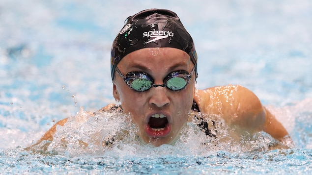 Tess Routliffe en argent au 200 m quatre nages à Paris | Radio-Canada