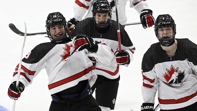 Le Canada triomphe au mondial U-18 de hockey | Radio-Canada