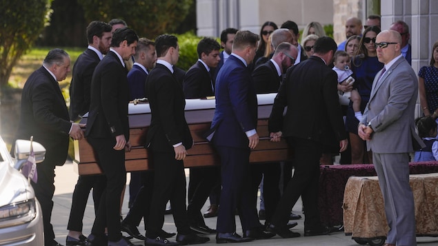 John et Matthew Gaudreau portés à leur dernier repos | Radio-Canada