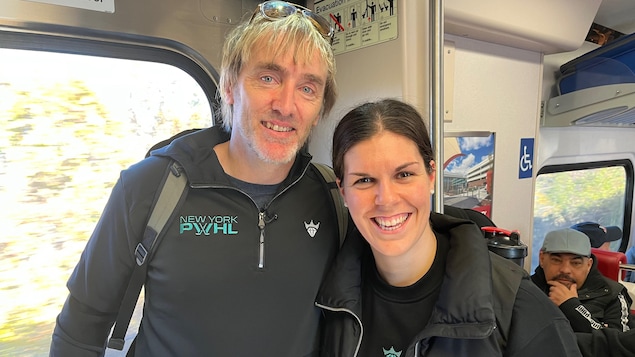 La vertigineuse entrée en scène de Pascal Daoust et du hockey féminin à ...