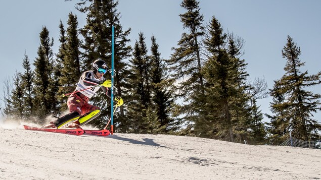 Jeffrey Read remporte le slalom aux Championnats canadiens | Radio-Canada