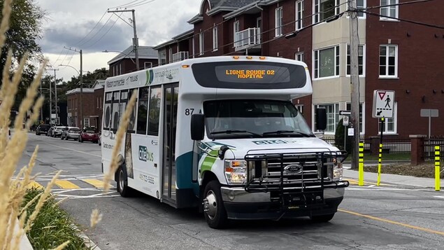 Un achalandage jamais vu dans les Citébus de Rimouski | Radio-Canada