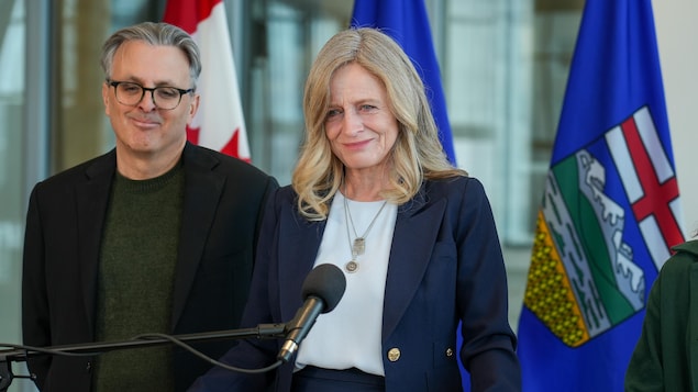 Rachel Notley bababa bilang lider ng NDP sa Alberta | Radio-Canada.ca