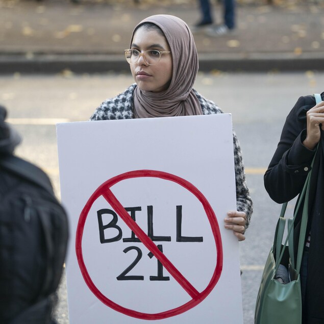 Québec peut interdire le port de signes religieux à l’école anglo ...