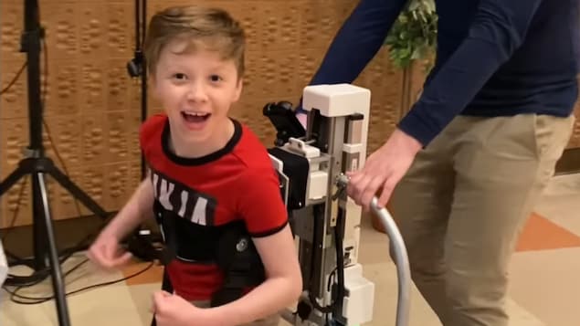 Une marchette intelligente pour un jeune Mont-Jolien, qui centuple sa ...