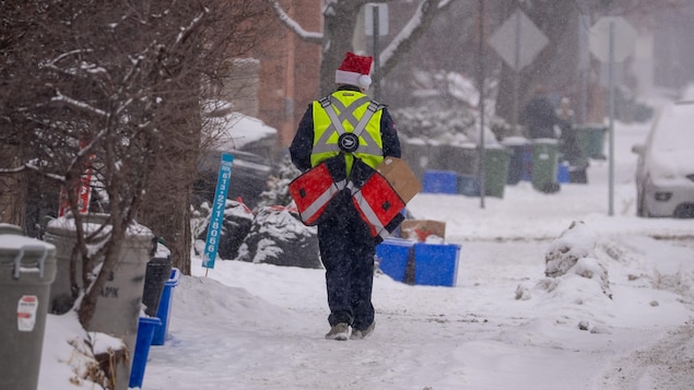 Canada Post and union representing workers reach tentative agreement ...