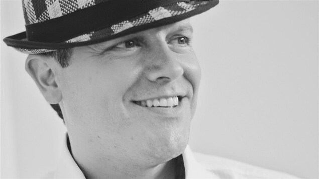 Alain Comeau lance son premier extrait en français | Radio-Canada