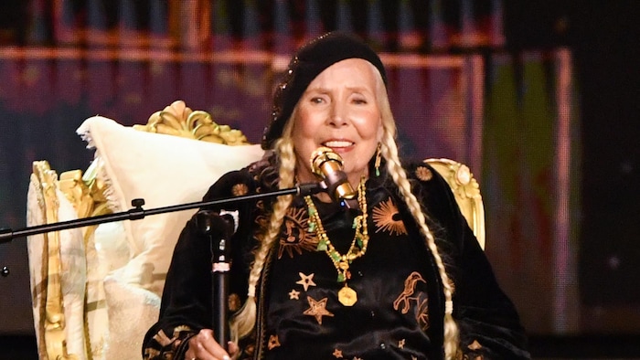 Joni Mitchell recevra un prix Juno pour l’ensemble de sa carrière ...