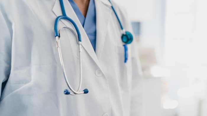 Loi 2 : Santé Québec refuse de laisser partir un médecin de ...