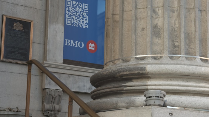 Fraudés et laissés pour compte par leur banque | Radio-Canada