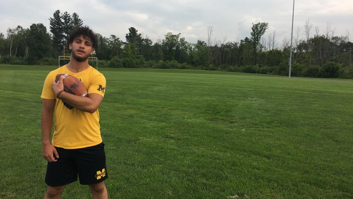 S'intégrer au Canada en jouant au football | Radio-Canada