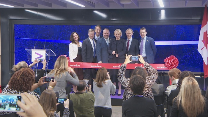 Accenture inaugure son Carrefour de l'innovation à Toronto | Radio-Canada