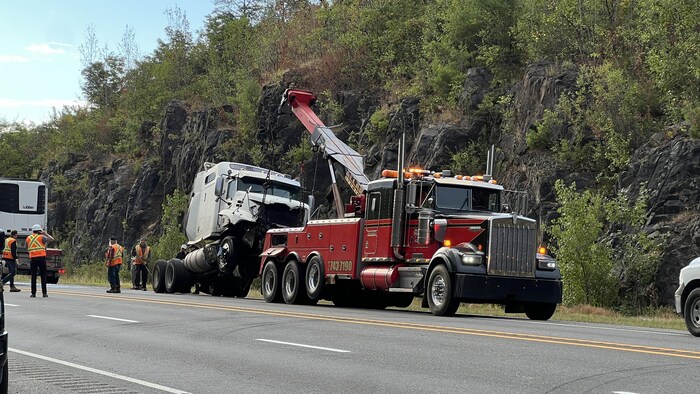 Un accident fait un mort et provoque la fermeture d’une partie de l ...