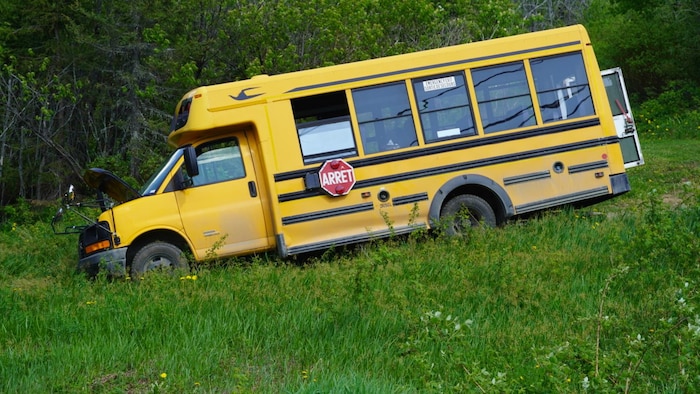 Quatre personnes gravement blessées dans un accident d’autobus scolaire ...