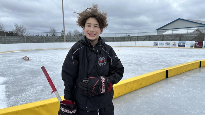 Sainte-Thérèse-de-Gaspé défie la météo et ouvre sa patinoire extérieure ...
