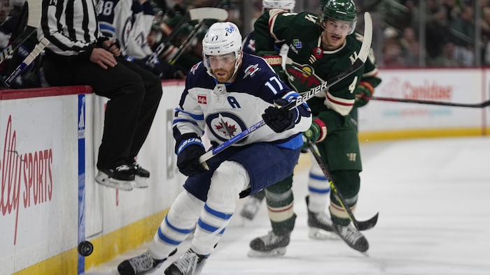 L’attaquant Adam Lowry est le nouveau capitaine des Jets de Winnipeg ...