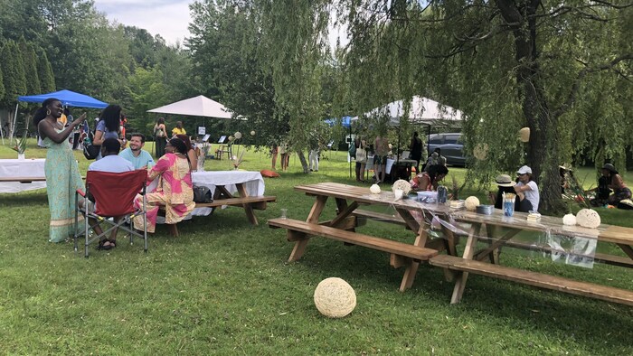 Un premier Afro pique-nique chic pour Black Estrie | Radio-Canada