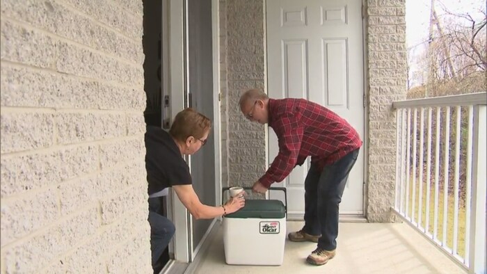 La popote roulante livre aussi un peu de réconfort à Sherbrooke | Radio ...
