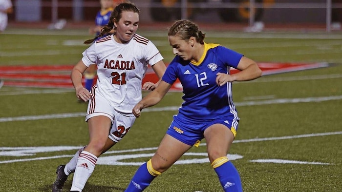 Plus d’options pour les joueuses de soccer acadiennes | Radio-Canada